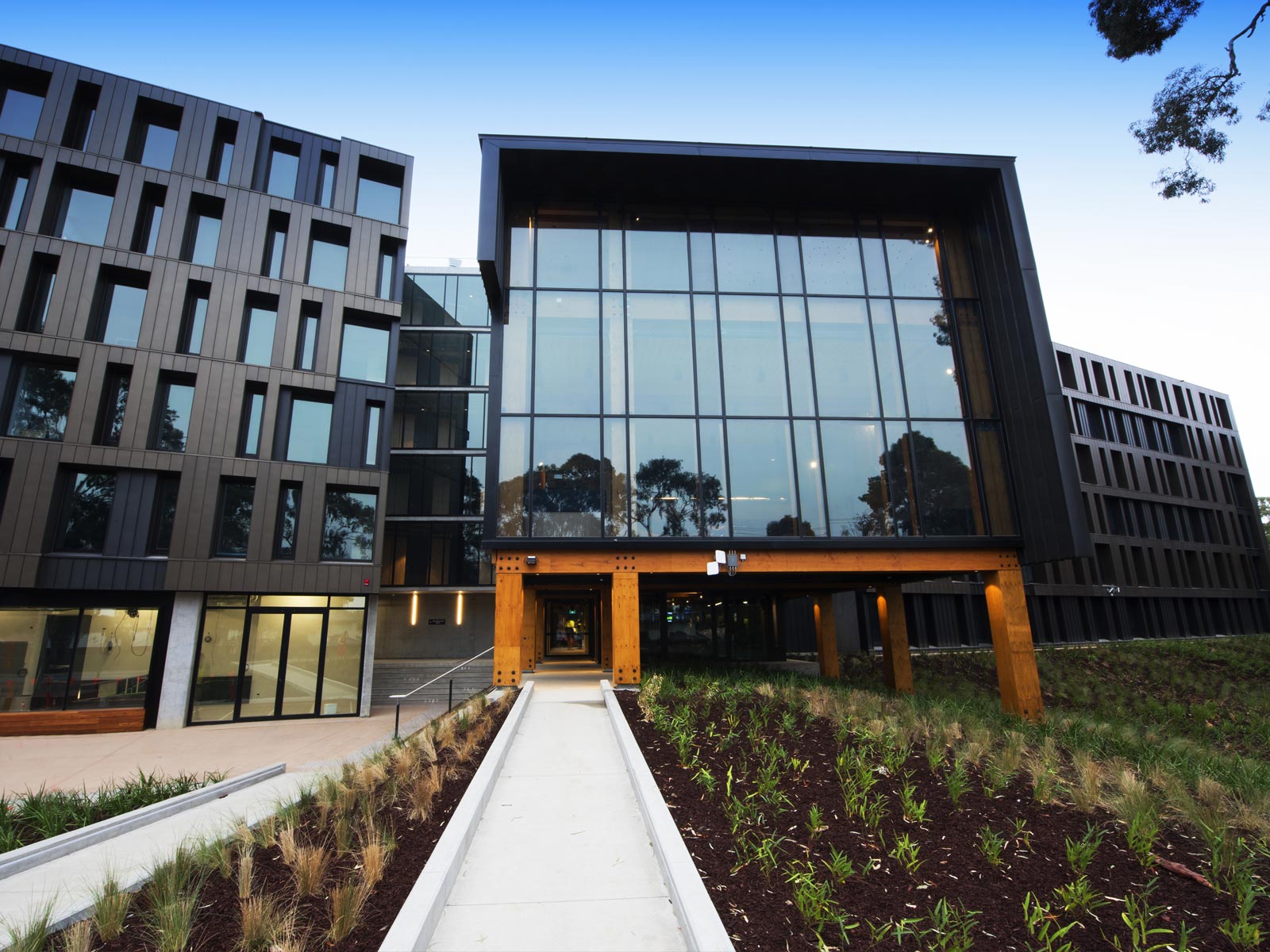 RMIT WEST STUDENT ACCOMMODATION, BUNDOORA VIC | elZinc